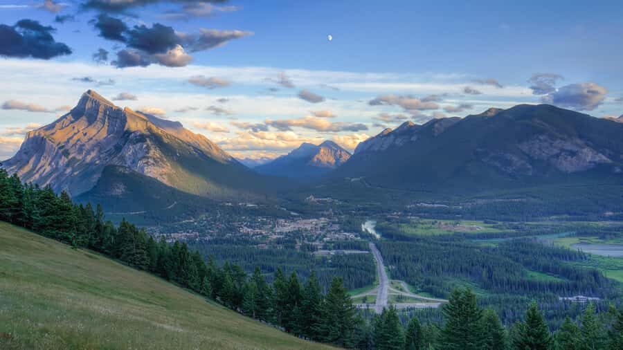 From Banff Wildlife Viewing and Top Sights with Gondola - How the Tour Balances Value and Experience