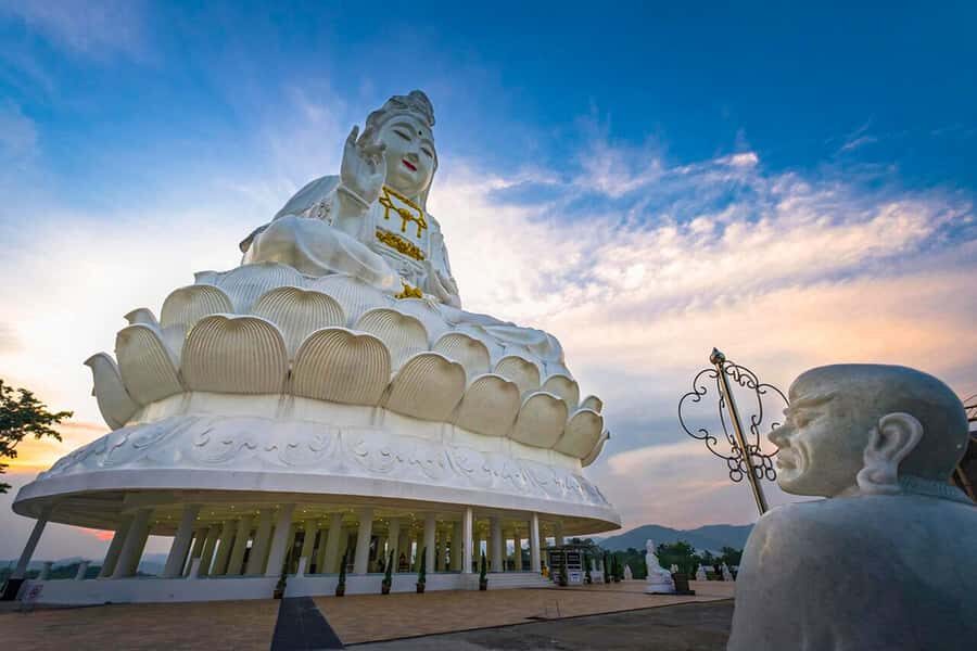 From Chiang Mai: Chiang Rai Guided Day Trip - Transportation & Group Size