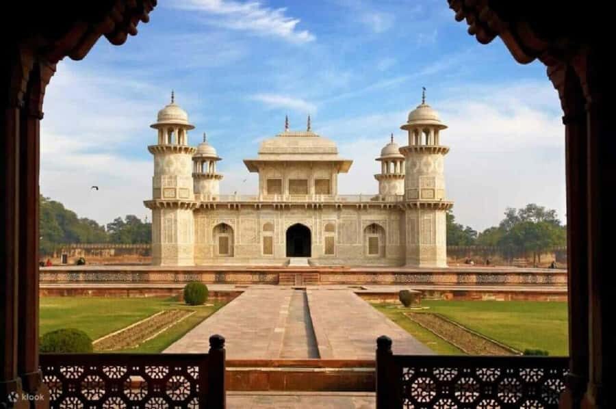 From Delhi: All-Inclusive Same Day Tajmahal & Agra Fort Tour - The Experience: Why It Works