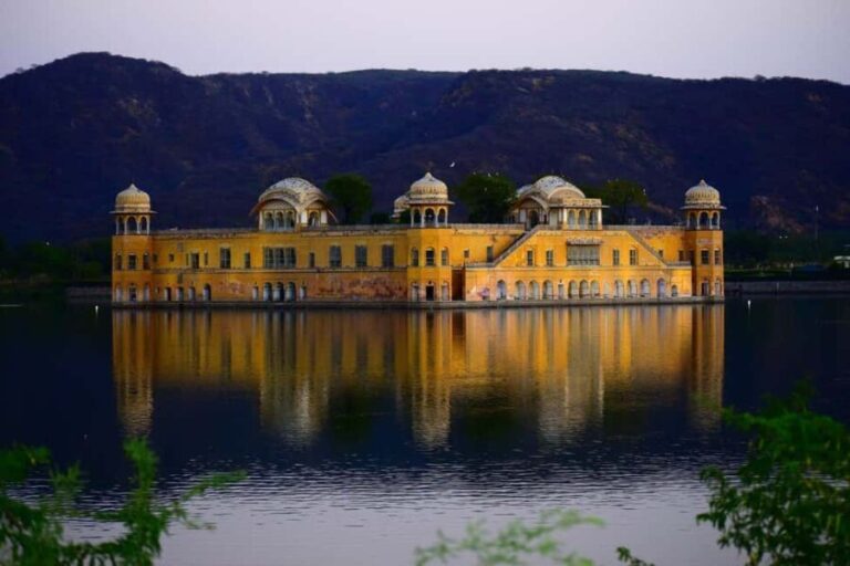 From Delhi: Private Jaipur 2-Day Tour with Accommodation - Authentic Experiences & Visiting Tips