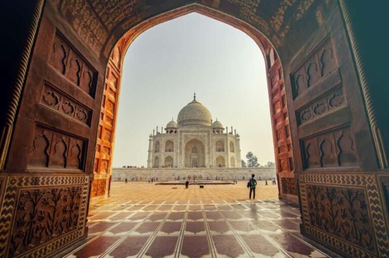 From Delhi: Sunrise Taj Mahal, Agra Fort & Baby Taj Day Tour - How the Experience Flows