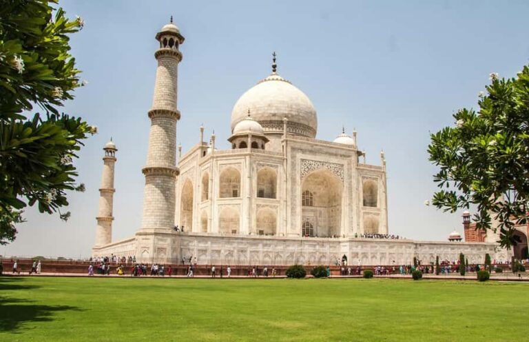 From Delhi: Taj Mahal and Agra Day Tour by Super-fast Train - Delving into Agra Fort