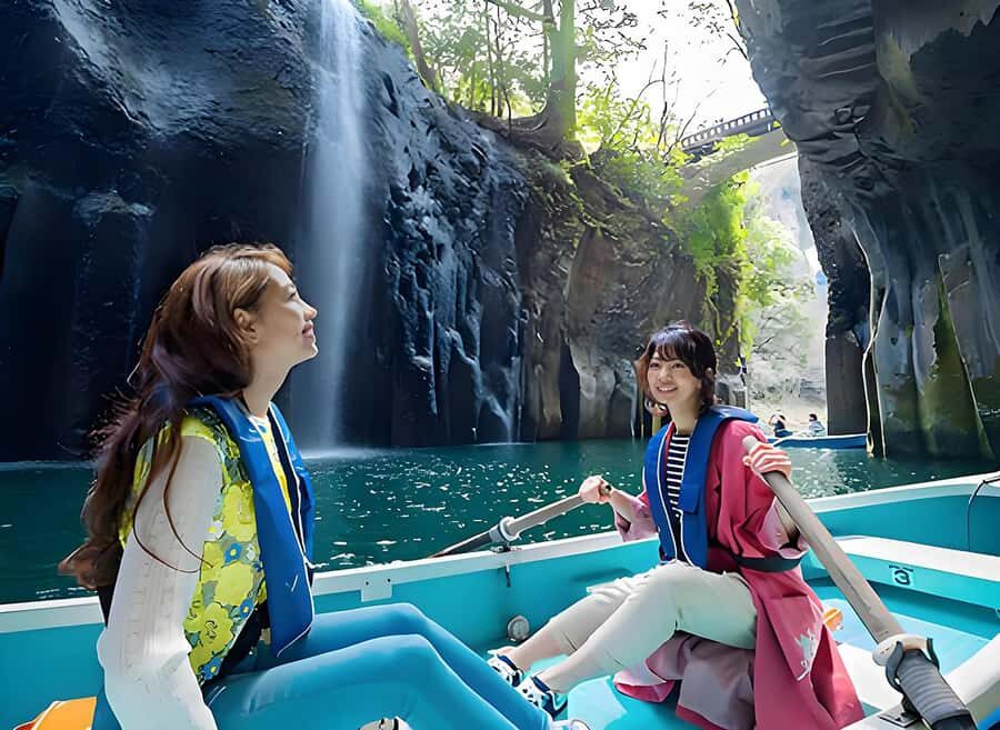 From Fukuoka: Takachiho Gorge, Shrines, & Cave Day Trip - What Makes This Tour Stand Out