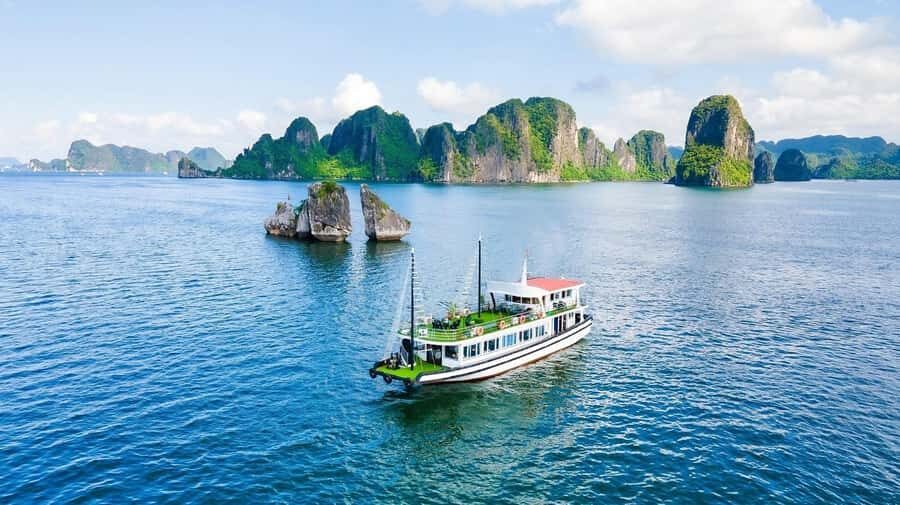 From Hanoi: Ha Long Bay Luxury Day Cruise with Food & Kayak - What You Can Expect on This Ha Long Bay Cruise