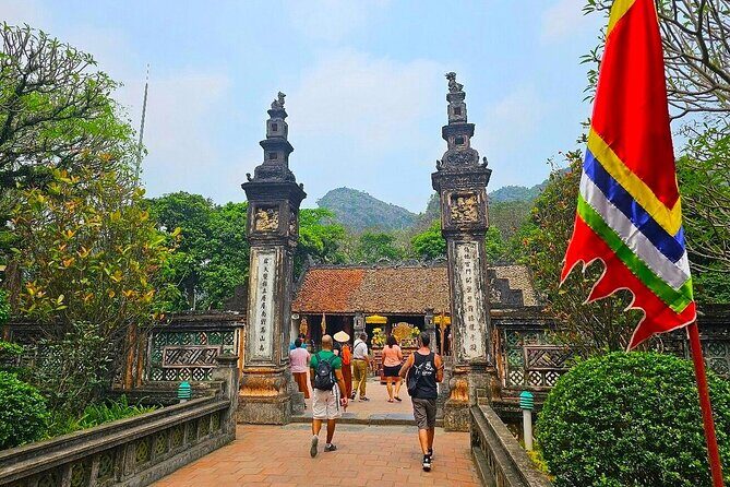 From Hanoi: Hoa Lu, Tam Coc, Mua Caves, Limousine, Buffet, Biking - What Makes This Tour Stand Out