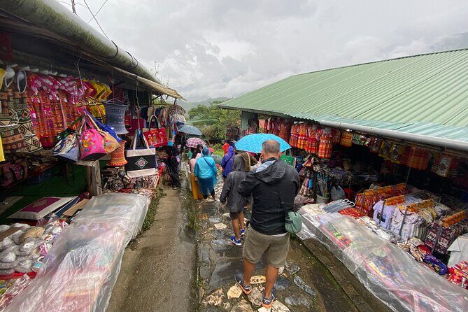 From Hanoi: Sapa 3D2N Hotel overnight by Limosine - Day 2: Trekking in the Muong Hoa Valley and Lao Chai