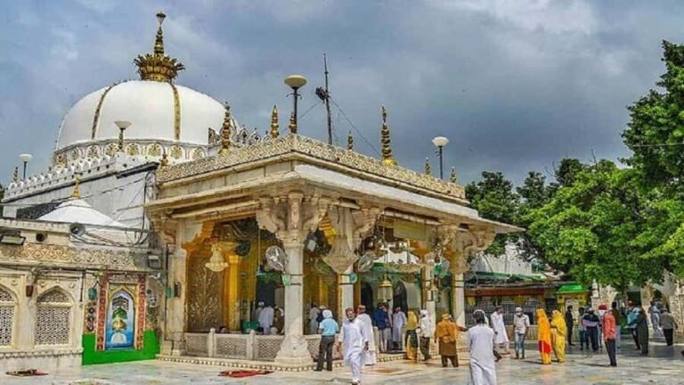 From Jaipur: Private Same Day Ajmer and Pushkar Tour By Car - Ajmer Sharif Dargah: A Spiritual Center