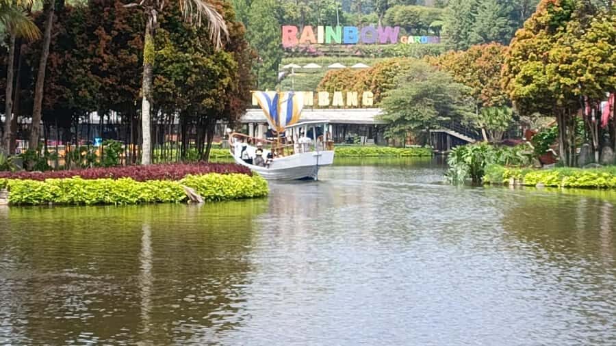 FROM JAKARTA : TOUR TO BOGOR/SUKABUMI/BANDUNG - Transportation and Group Size