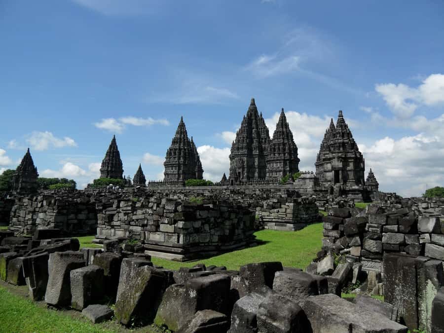 From Jakarta: Yogyakarta, Borobudur, Bromo, Ijen & Bali Tour - Transportation, Group Size, and Value