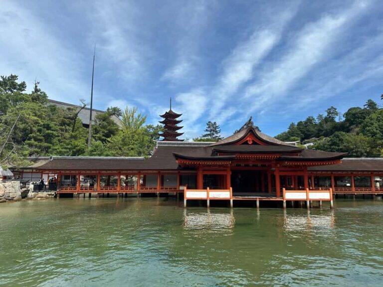 From Kyoto: Hiroshima and Miyajima Day Trip by bullet train - What the Tour Does Well