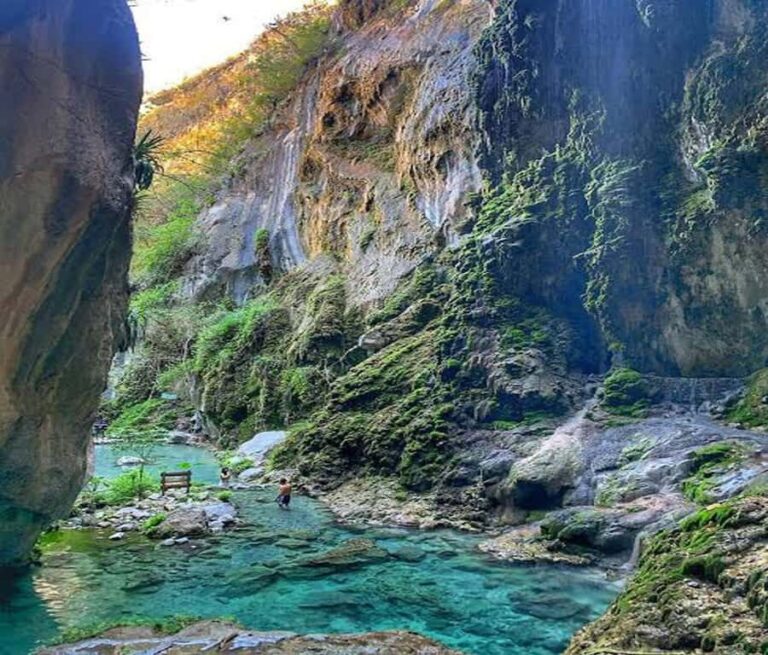 From Mexico City. Experience the glory of paradise within Tolantongo - The Final Stop: Mezquital Valley Barbecue