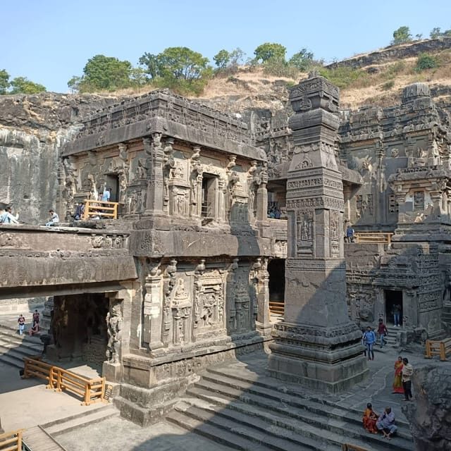 From Pune: Ajanta, Ellora Caves and Aurangabad Guided Tour - Exploring Ajanta and Ellora Caves