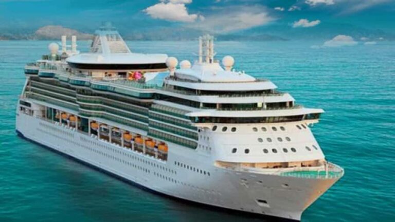 From Semarang Port: Borobudur, Mount Merapi, Prambanan, etc. - The Excitement of Mount Merapi