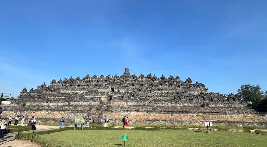 From Yogyakarta: Borobudur, Chicken Church & Mendut Temple - The Value of the Tour