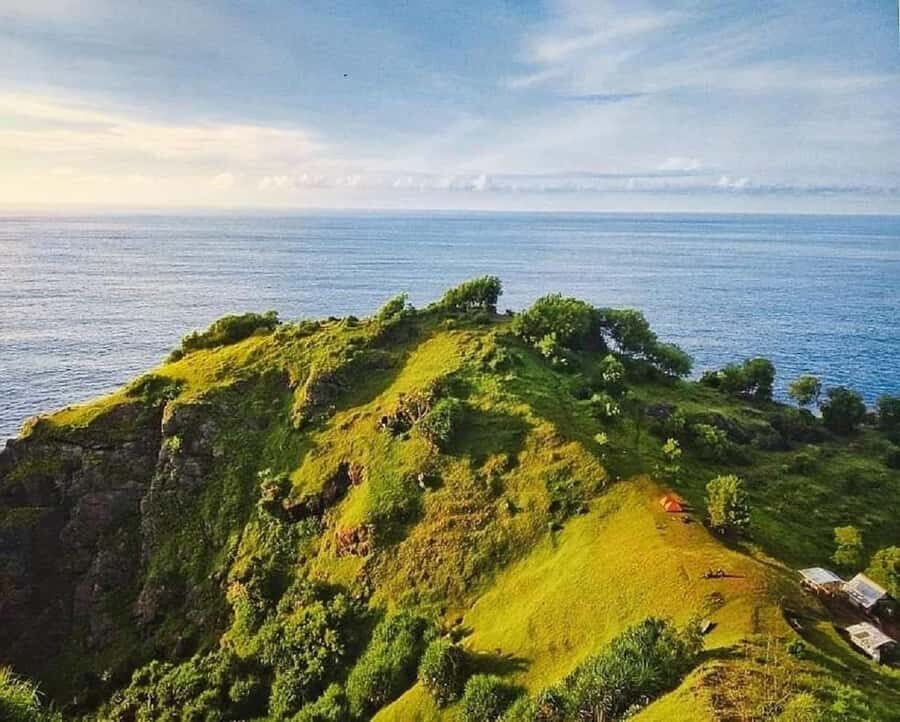 From Yogyakarta: Pengilon Hill and Hidden Beach - Exploring Pengilon Hill: The Clifftop Marvel