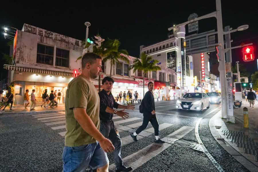 Fukuoka: Nightlife Walking Tour with Private Car Pickup - An In-Depth Look at the Itinerary