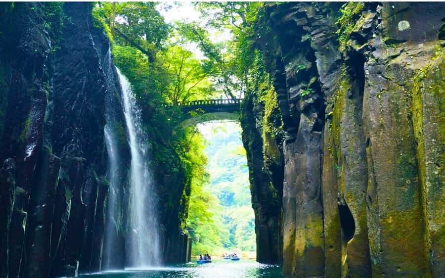 Fukuoka: Takachiho Gorge & Amano-Iwato Shrine Day Trip - Authentic Experiences and Practical Tips