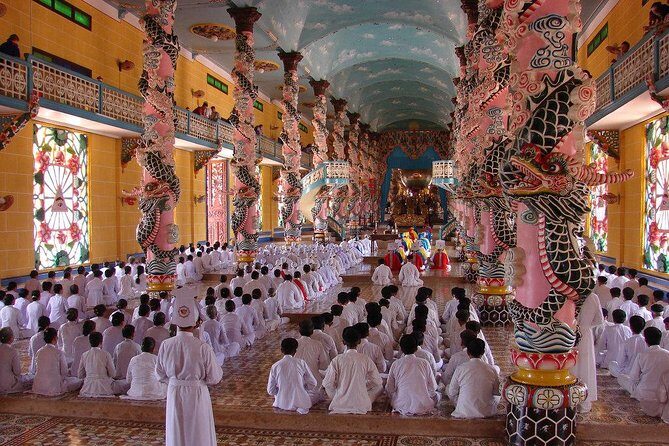 Full Day - Cao Dai Temple and Cu Chi Tunnel Tour - Discovering the Cao Dai Temple