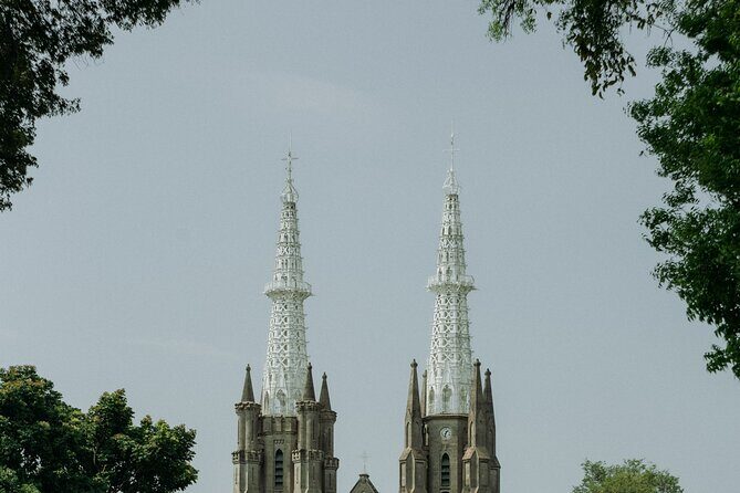 Full-Day Highlights of Jakarta Private Tour with Lunch - National Monument (MONAS): Jakarta’s Pride and Independence