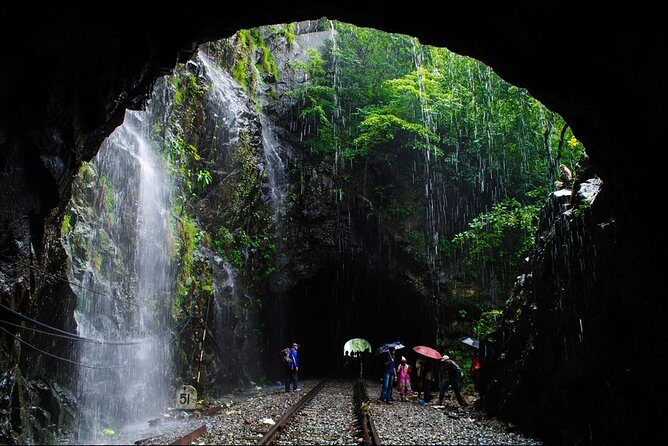 Full-Day Tour Old Goa Dudhsagar Falls and Spice Plantation - Dudhsagar Falls: The Main Attraction
