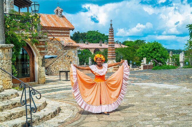 Full Day Tour to Catalina Island and Altos de Chavón - Transportation & Group Size