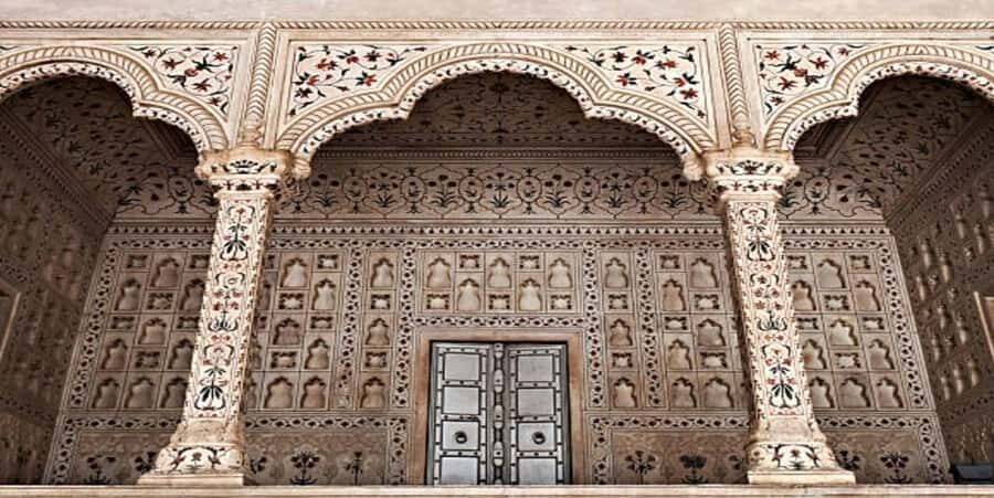 Gatimaan Express Taj Mahal Tour with VIP Experiences - A Guided Tour Like No Other