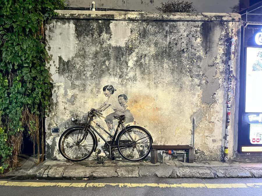 Georgetown Street Art Tour & Mix Culture Local Food Tasting - Why This Tour Works for Different Travelers