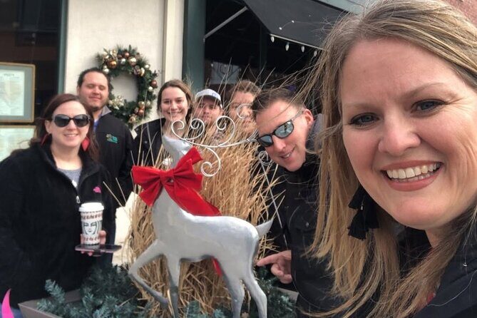 Get in the Holiday Spirit Scavenger Hunt in Williamsburg - What Does the Experience Entail?