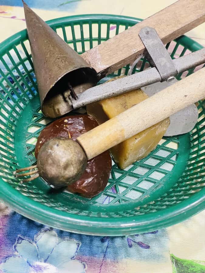 Giriulla: Batik Factory Tour with Ceylon Tea and Sweets - A Taste of Sri Lankan Hospitality and Flavors