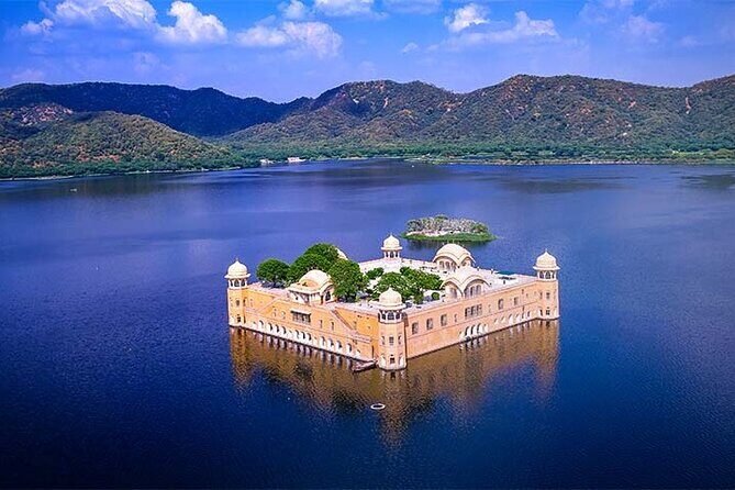 Golden Triangle Tour with Haridwar and Rishikesh - Day 1-2: Delhi – A Tapestry of History and Politics