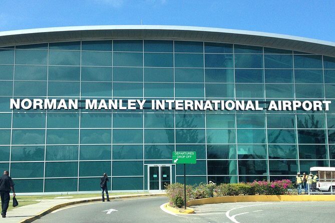 Group Private Kingston Airport Transfers (10 - 15 Persons) - Value for Money