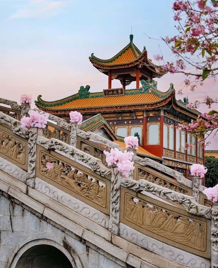 Guangzhou Day Trip: Shawan Town, Baomo Garden & Local Market - Baomo Garden: A Tranquil Oasis