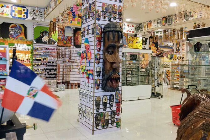 Guided Shopping Tour to WordMart Souvenirs - Round Trip Transport - What Travelers Say: A Mix of Experiences