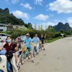 Guilin: Private Yangshuo Day Trip with Silver Cave & Cruise - A Stroll Through Xingping Town and a Scenic River Cruise