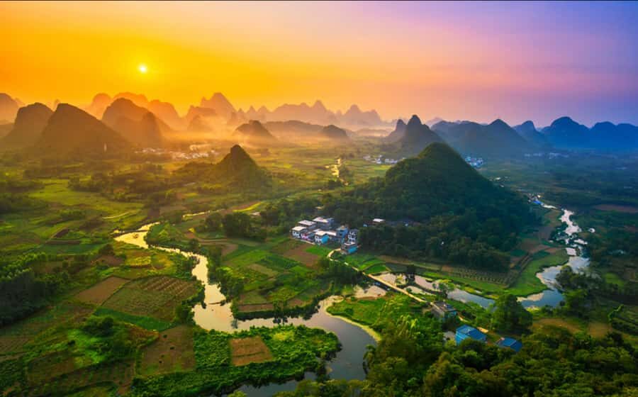 Guilin: Xingping, Silver Cave, Yulong River & Show Tour - Lunch and Local Flavors