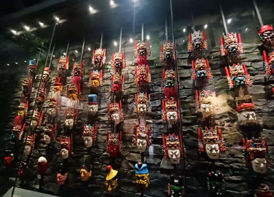 Guiyang: Qingyan Ancient Town & Batik-Making Tour - Why This Tour Offers Great Value