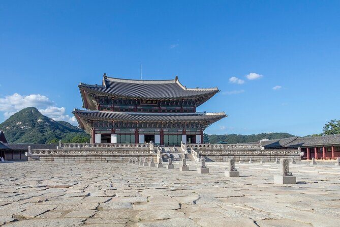 Gyeongbokgung Palace Web Guide and Room Escape Tour Ticket - What the Reviews Say