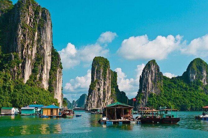 Halong Bay Overnight Cruise 2D1N from Hanoi Private Balcony - Boarding and First Impressions
