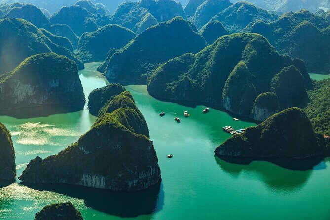 Halong Bay Seaplane and Luxury Cruise: Stunning Views of the Bay - What Makes This Tour Stand Out?