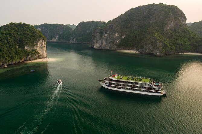Halong & Lan Ha Bay with Dora 5 Star Cruise 3D2N from Hanoi - What Sets This Tour Apart?