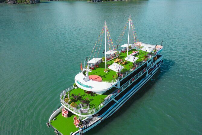 Hanoi : 5 Star Halong Bay Cruise Buffet Lunch,Limousine & Jacuzzi - Exploring the Iconic Islands and Caves