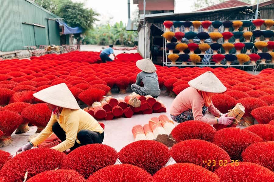 Hanoi: Bird Park & Weaving Village or Hat & Incense Village - Exploring the Mysterious Caves