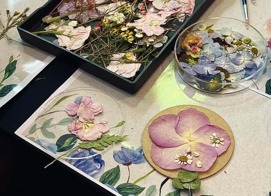 Hanoi: Dried Flower Resin Workshop in Vietnam - The Itinerary and Crafting Process