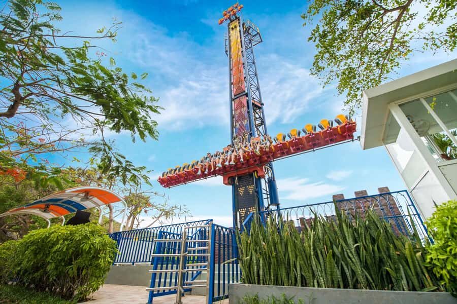 Hanoi: Mega Grand World & Ceramic Village or Incense and Hat - Breakdown of the Itinerary