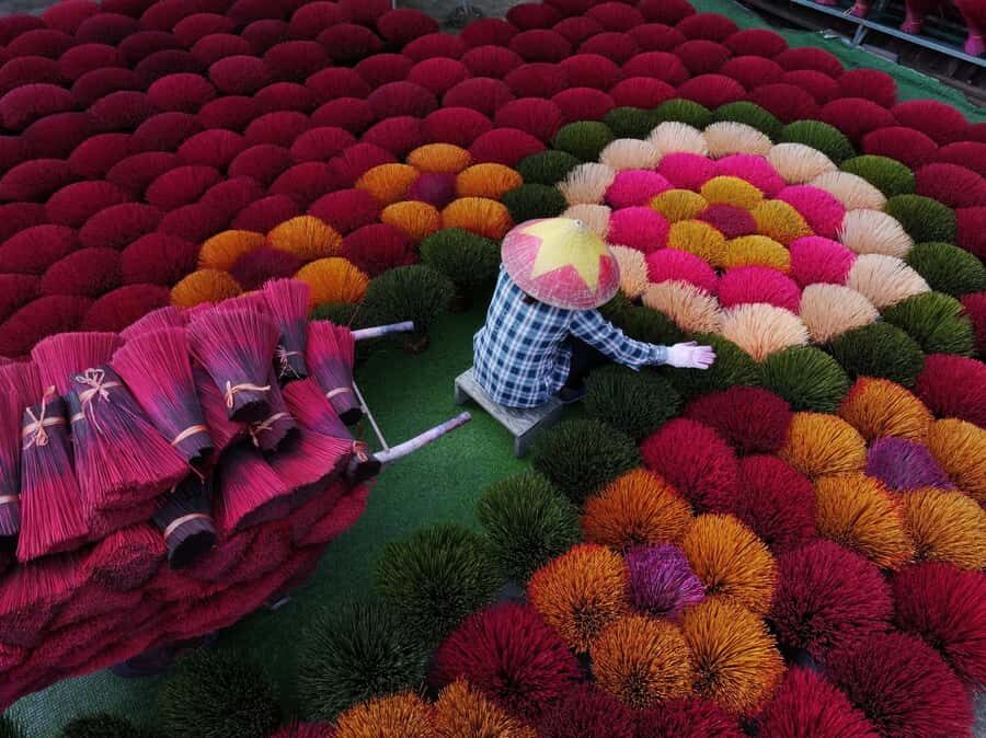 Hanoi: Ngo Luong Nature Reserve or Hat & Incense Village - Village Visits: Incense and Conical Hats Crafting