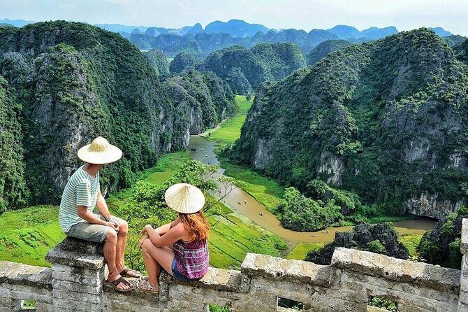 Hanoi: Ninh Binh Hoa Lu, Trang An, Mua Cave with Luxury Transfer - What Sets This Tour Apart