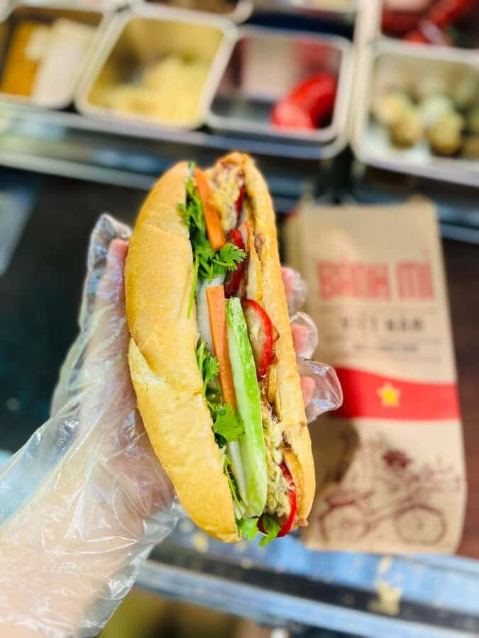 Hanoi: Old Quarter Street Food & Train Track Cafe - FAQs