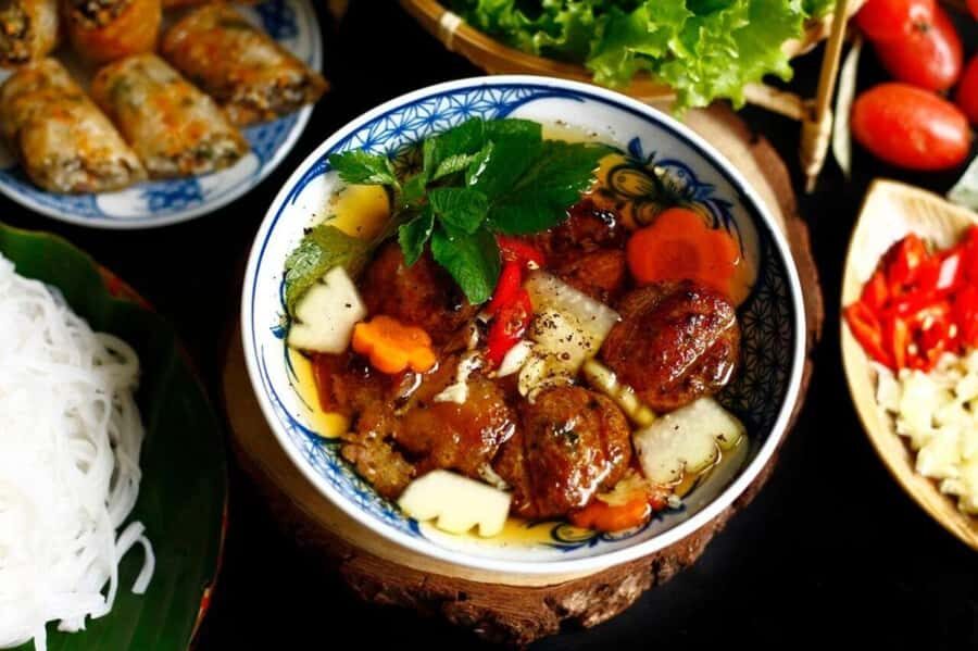 Hanoi Street Food Small Group/Private Tour with Train Street - An In-Depth Look at the Hanoi Food & Train Street Tour