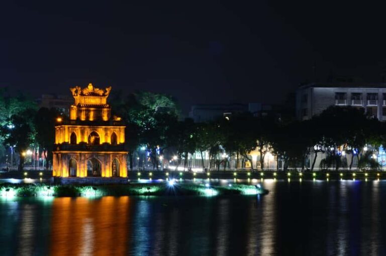 Hanoi: Street Food Walking Tour & Water Puppet Show - The Water Puppet Show: A Charming Artistic Tradition