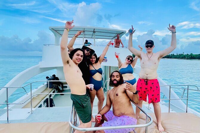 Hip Hop Beat and Live Dj Adults Only Party Boat and Free drinks - Pricing Analysis: Is It Good Value?